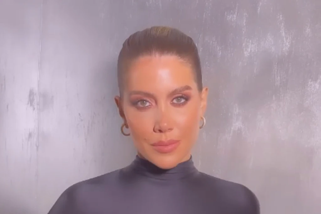 Wanda Nara posó en bikini para promocionar su marca de trajes de baño