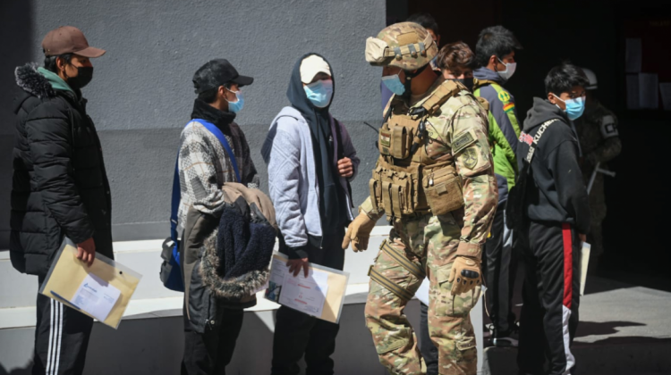 Ministerio de Defensa posterga el reclutamiento y licenciamiento de ...