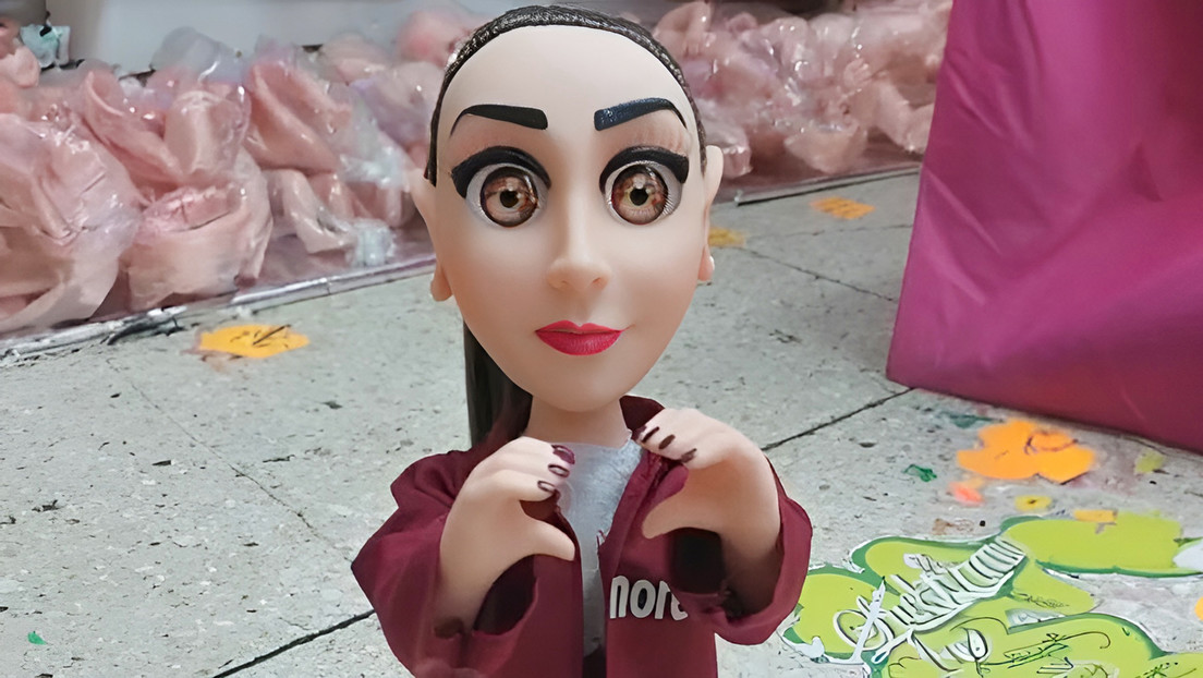 Creadores de ‘Amlito’ presentan la muñeca parlante de Claudia Sheinbaum